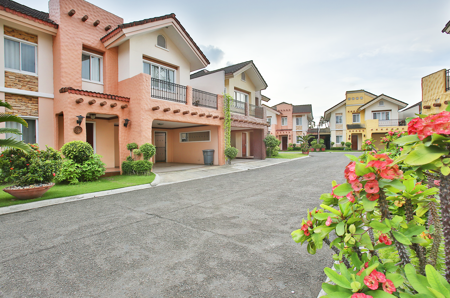 Crown Regency Suites & Residences:Crown Regency Hotels & Resorts