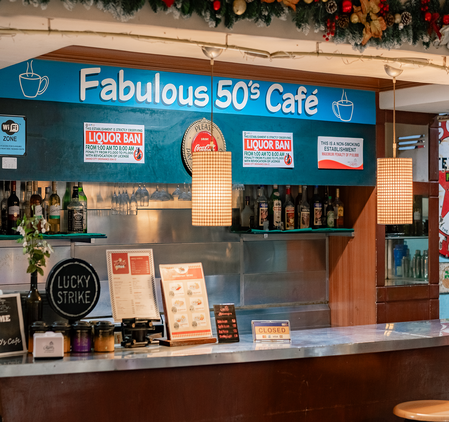 Fabulous Fifties Café Bar & Restaurant:Crown Regency Hotels & Resorts